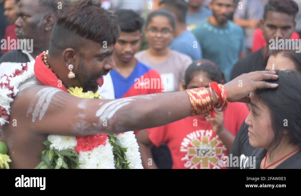 Bindi hindu Stock Videos & Footage - HD and 4K Video Clips - Alamy