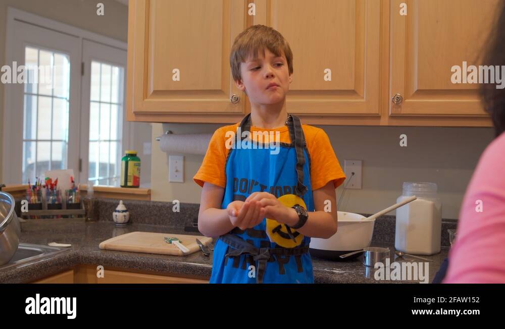 Snacking bakery Stock Videos & Footage - HD and 4K Video Clips - Alamy