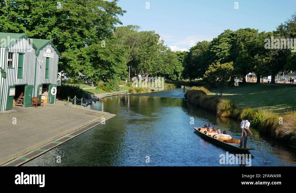 Punting boat Stock Videos & Footage - HD and 4K Video Clips - Alamy