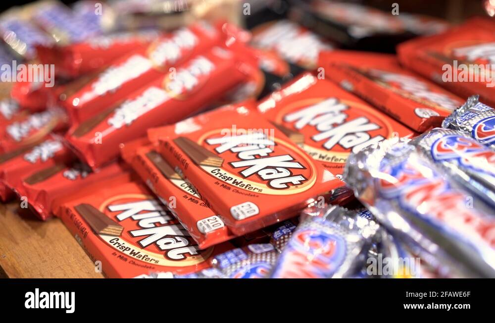 Chocolate kit kat Stock Videos & Footage - HD and 4K Video Clips - Alamy