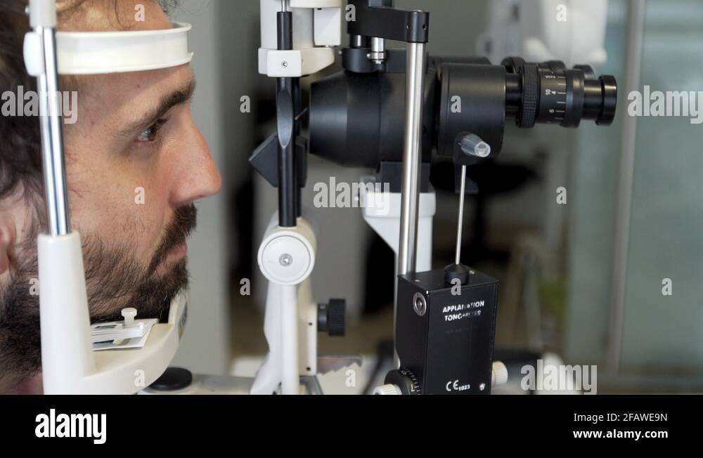 Female Doctor Examines Male Patient Stock Videos And Footage Hd And 4k Video Clips Alamy