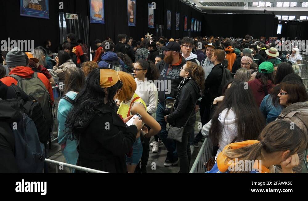 Fan Crowd Lining Up for Autograph of Famous Youtuber at Made In Asia ...