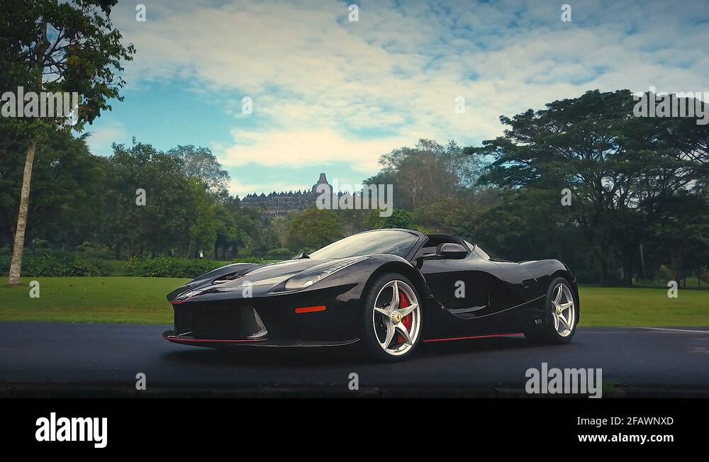 Ferrari laferrari aperta Stock Videos & Footage - HD and 4K Video Clips ...