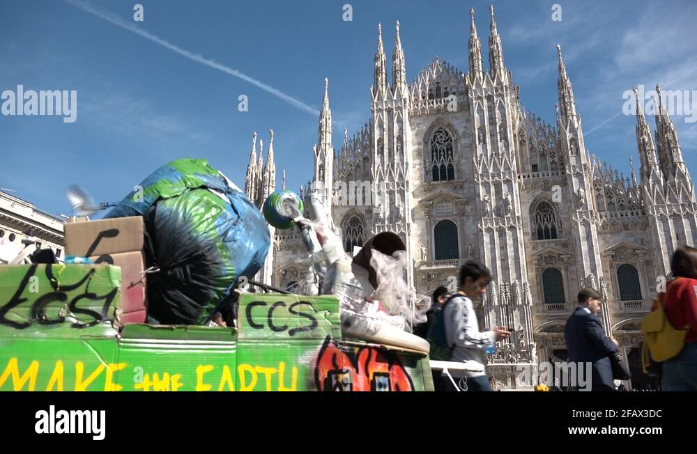 Strike picket sign Stock Videos & Footage - HD and 4K Video Clips - Alamy