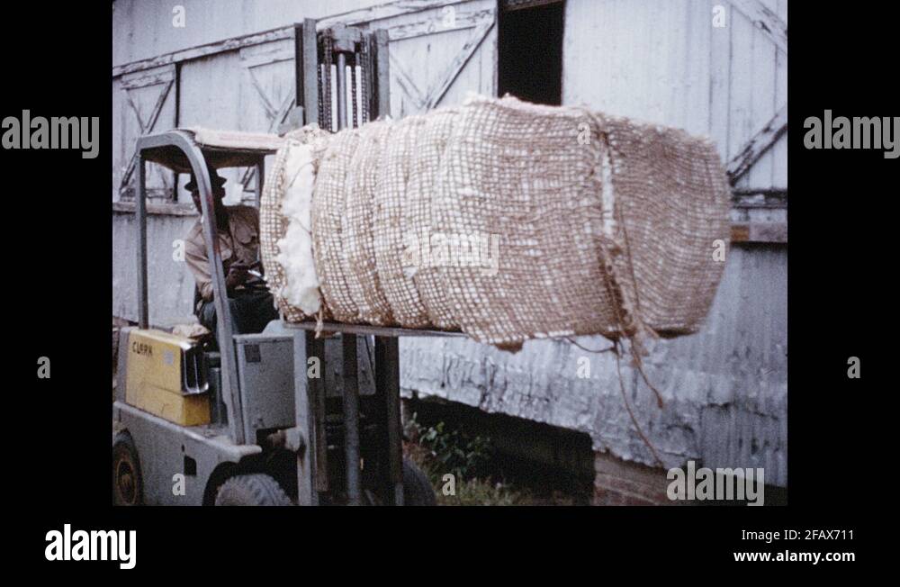 Bale transport Stock Videos & Footage - HD and 4K Video Clips - Alamy