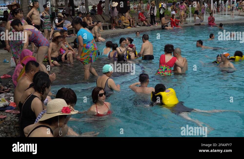 Luxury pool party Stock Videos & Footage - HD and 4K Video Clips - Alamy