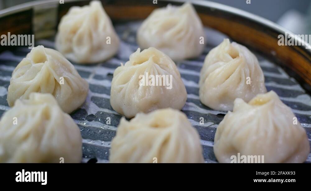 Steamed chinese dumpling Stock Videos & Footage - HD and 4K Video Clips ...