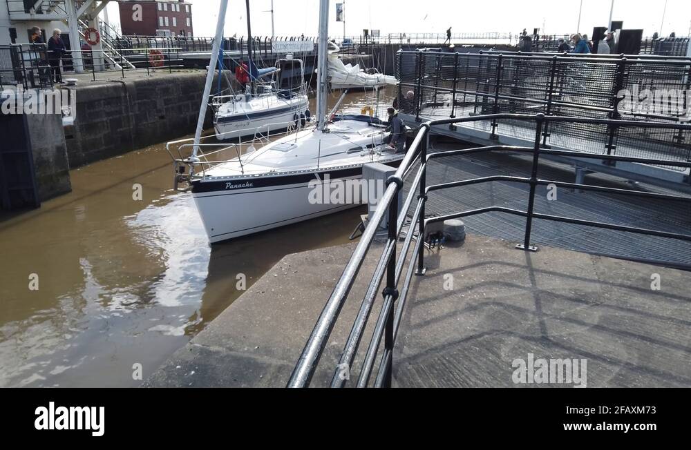 Architecture in hull Stock Videos & Footage - HD and 4K Video Clips - Alamy