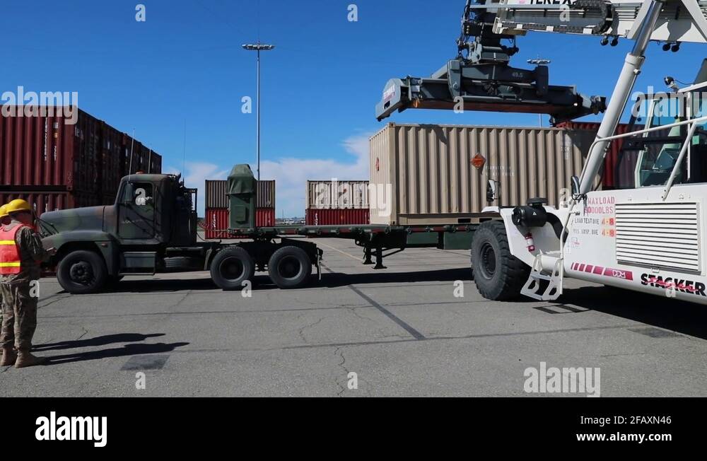 Container operations Stock Videos & Footage - HD and 4K Video Clips - Alamy