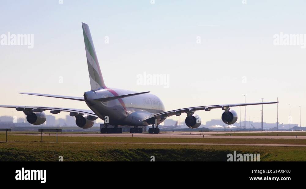 Emirates a380 engine Stock Videos & Footage - HD and 4K Video Clips - Alamy