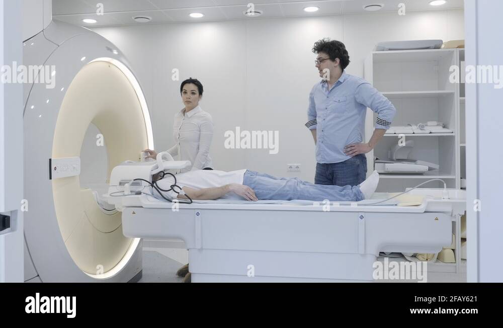 Man mri scan Stock Videos & Footage - HD and 4K Video Clips - Alamy