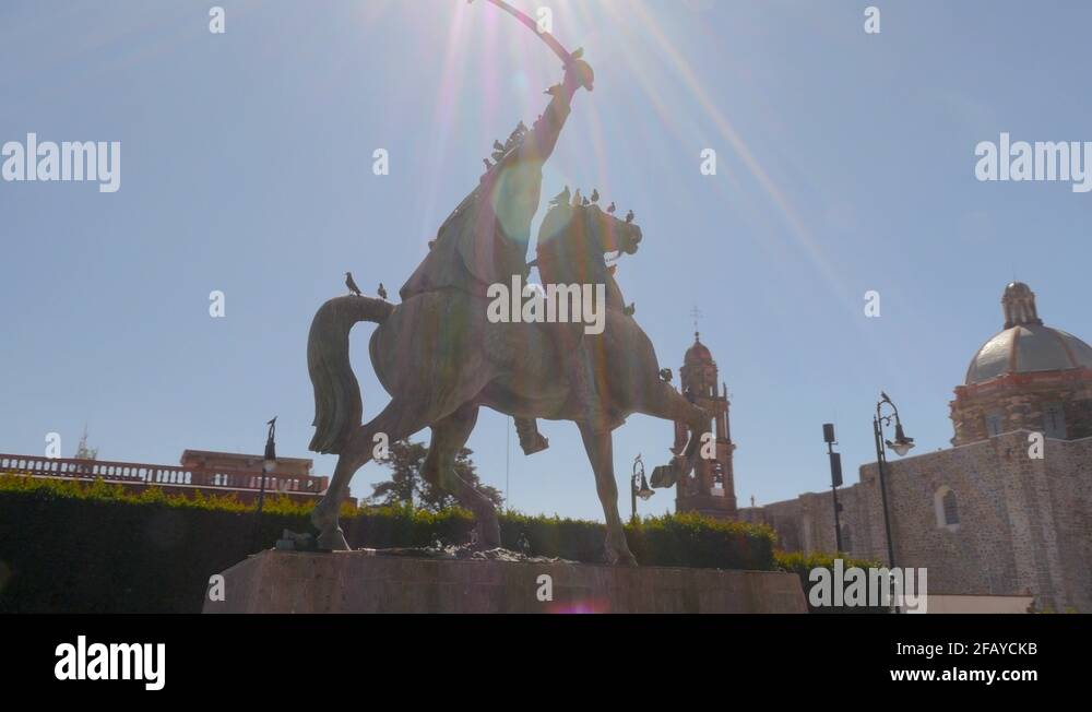 TRACKING SHOT: Statue of General Ignacio Allende Statue Plaza Civica ...