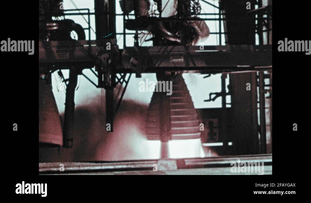 Rocket engine fire Stock Videos & Footage - HD and 4K Video Clips - Alamy