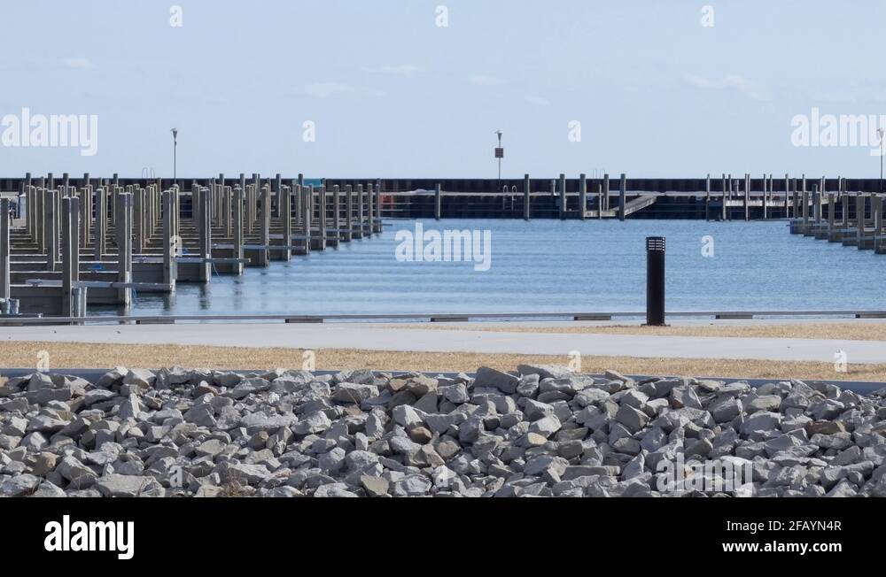 Boat slips Stock Videos & Footage - HD and 4K Video Clips - Alamy