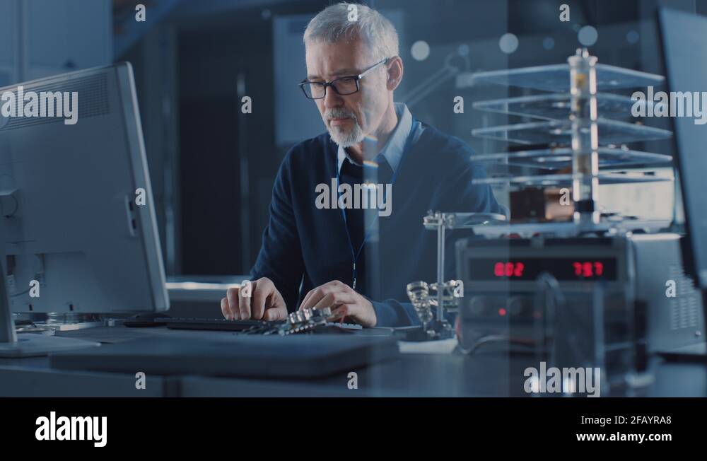 Microchip engineer Stock Videos & Footage - HD and 4K Video Clips - Alamy