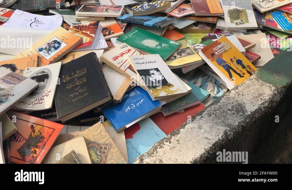 Book pile Stock Videos & Footage - HD and 4K Video Clips - Alamy