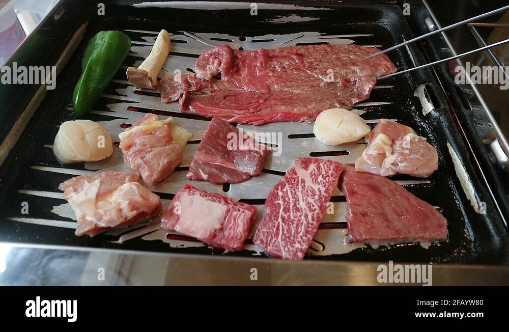 Glico man statue Stock Videos & Footage - HD and 4K Video Clips - Alamy