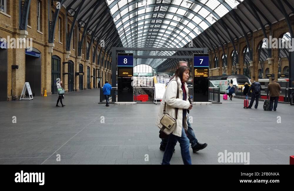 Platforms kings cross train Stock Videos & Footage - HD and 4K Video ...