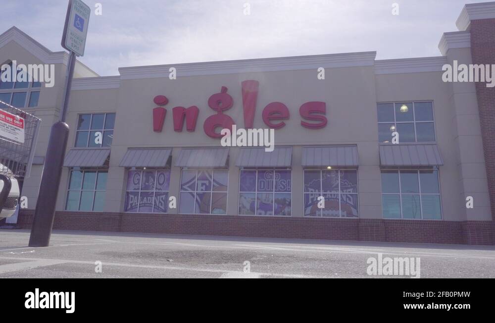 Gimbal shot of Ingles grocery store super market Stock Video Footage ...