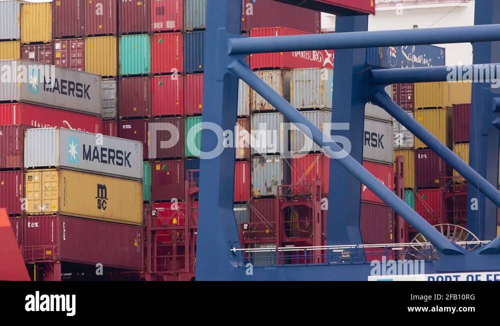 Container lifting ship unload Stock Videos & Footage - HD and 4K Video ...