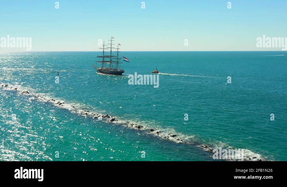Vessel departing Stock Videos & Footage - HD and 4K Video Clips - Alamy