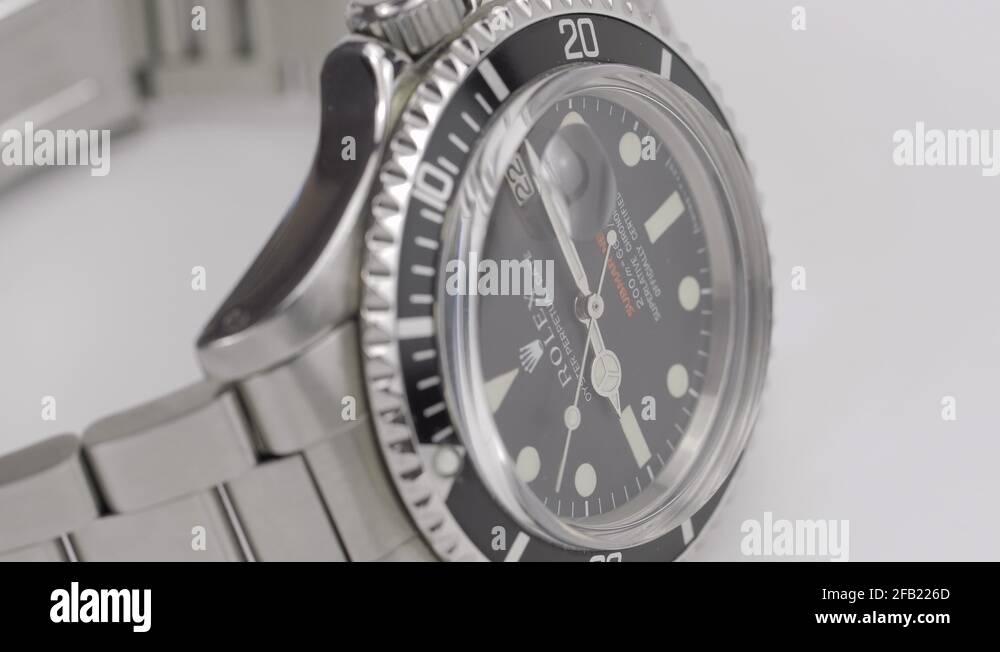 Luxe watch Stock Videos & Footage - HD and 4K Video Clips - Alamy