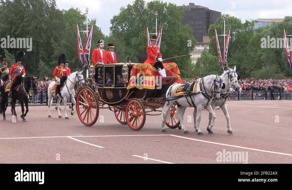 Queen elizabeth ii carriage Stock Videos & Footage - HD and 4K Video ...