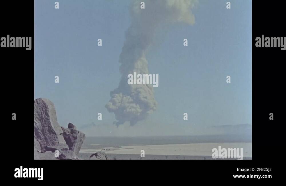 Scene of nuclear explosion smoke during Operation Tumbler–Snapper ...