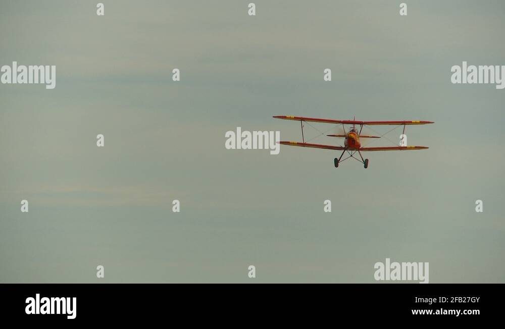 4 engine prop aircraft Stock Videos & Footage - HD and 4K Video Clips ...