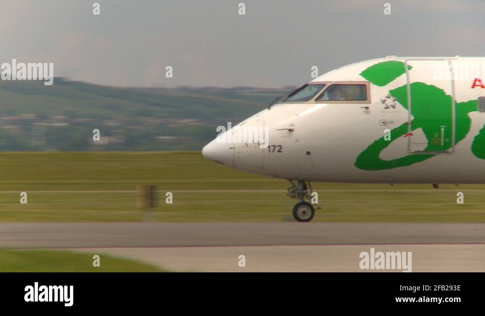 Jazz aviation Stock Videos & Footage - HD and 4K Video Clips - Alamy