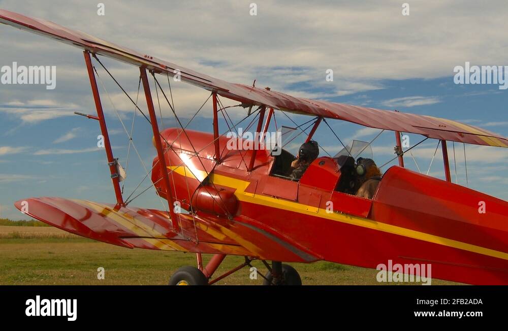 4 engine prop aircraft Stock Videos & Footage - HD and 4K Video Clips ...