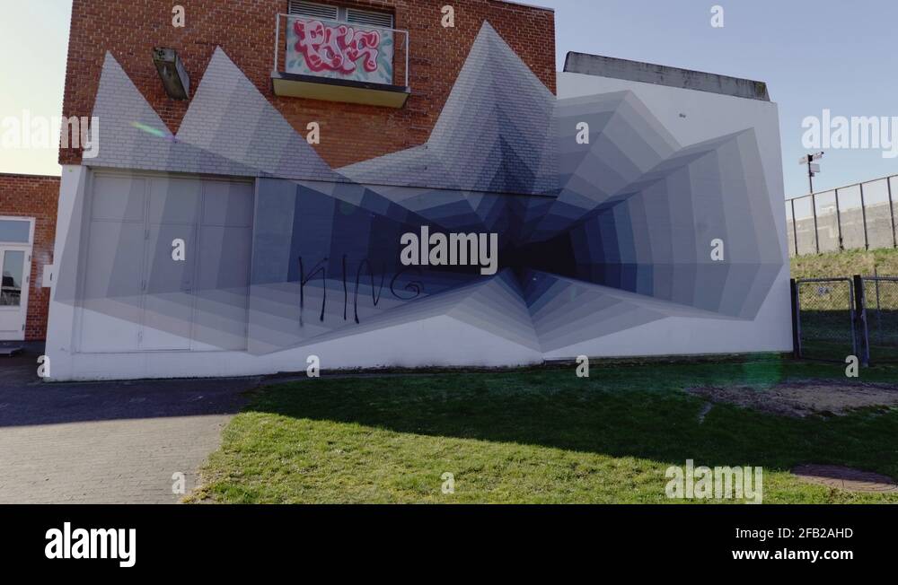 3D street art / modern art by Ciredz on the side of a building - tilt ...