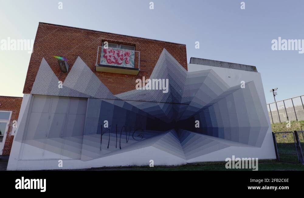 3D street art / modern art by Ciredz on the side of a building - tilt ...