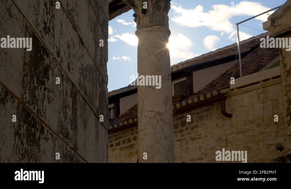 Split pillar Stock Videos & Footage - HD and 4K Video Clips - Alamy