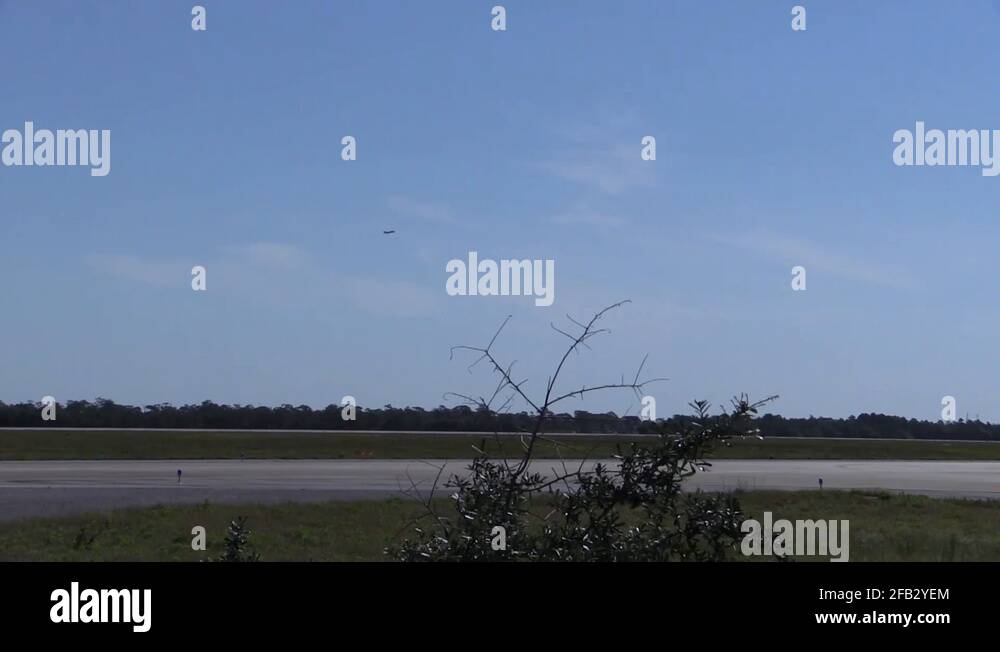 Runway elevation Stock Videos & Footage - HD and 4K Video Clips - Alamy