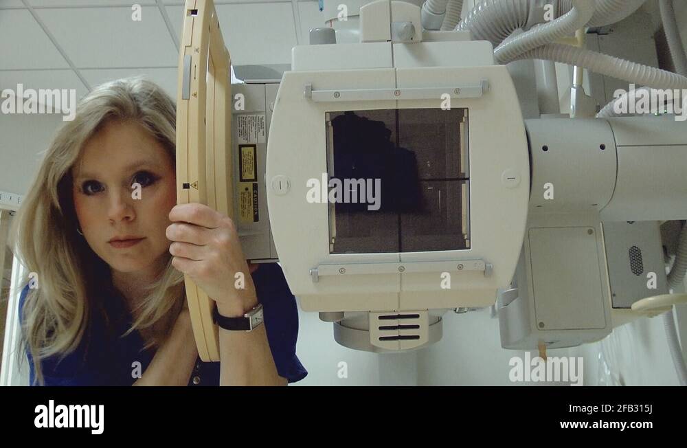 Xray tech Stock Videos & Footage - HD and 4K Video Clips - Alamy