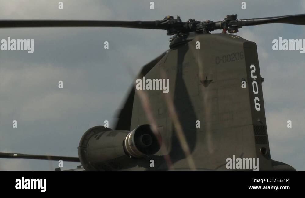 Ch 47 chinook heavy Stock Videos & Footage - HD and 4K Video Clips - Alamy