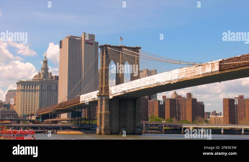 Architecture and engineering. The unique design of the Brooklyn bridge ...