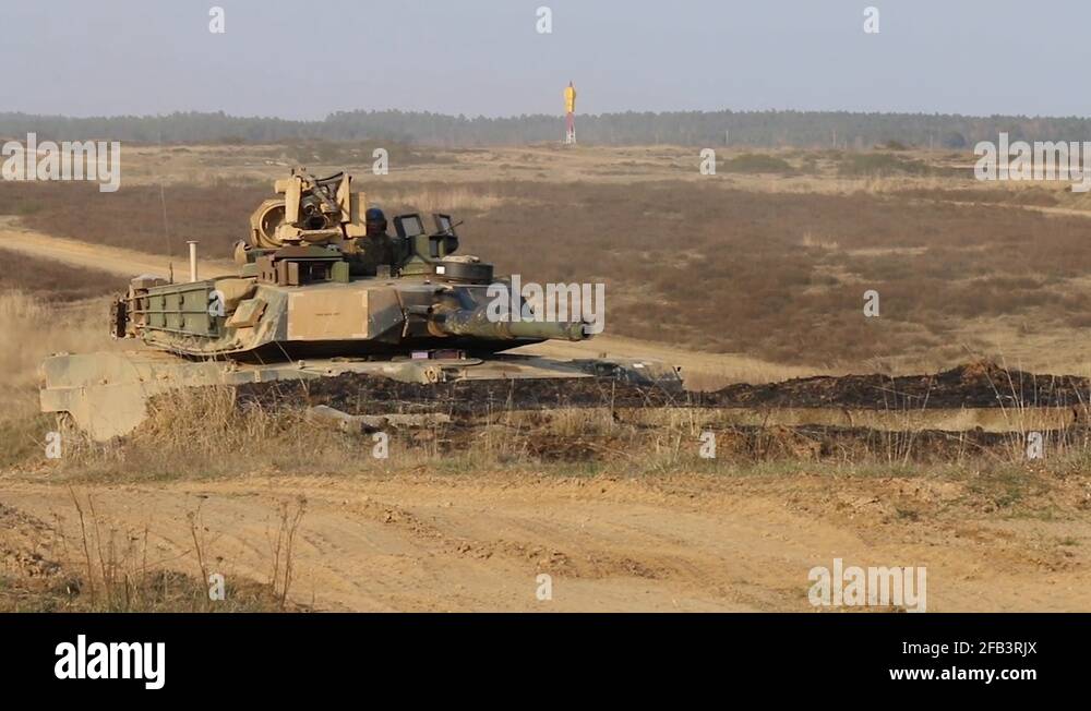 Abrams battle tank turret rotating during live fire exercise Stock ...