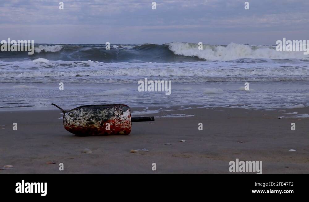 Styrofoam float Stock Videos & Footage - HD and 4K Video Clips - Alamy