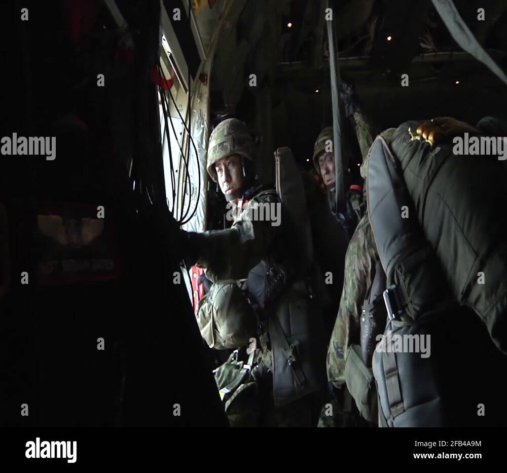 Soldiers conduct static jump from Lockheed Martin C-130J Super Hercules ...