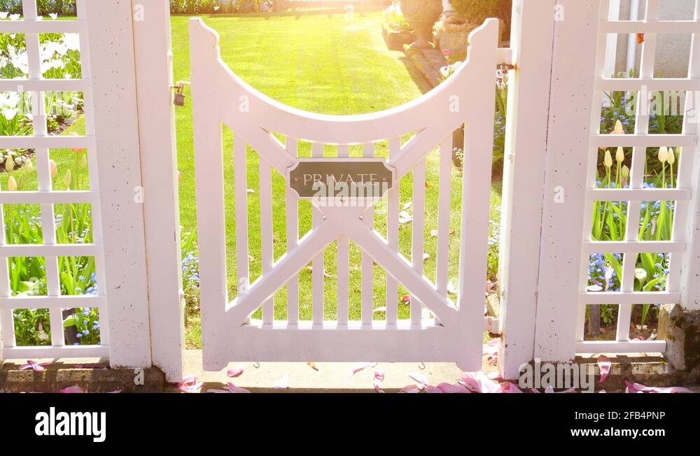 White picket fencing Stock Videos & Footage - HD and 4K Video Clips - Alamy