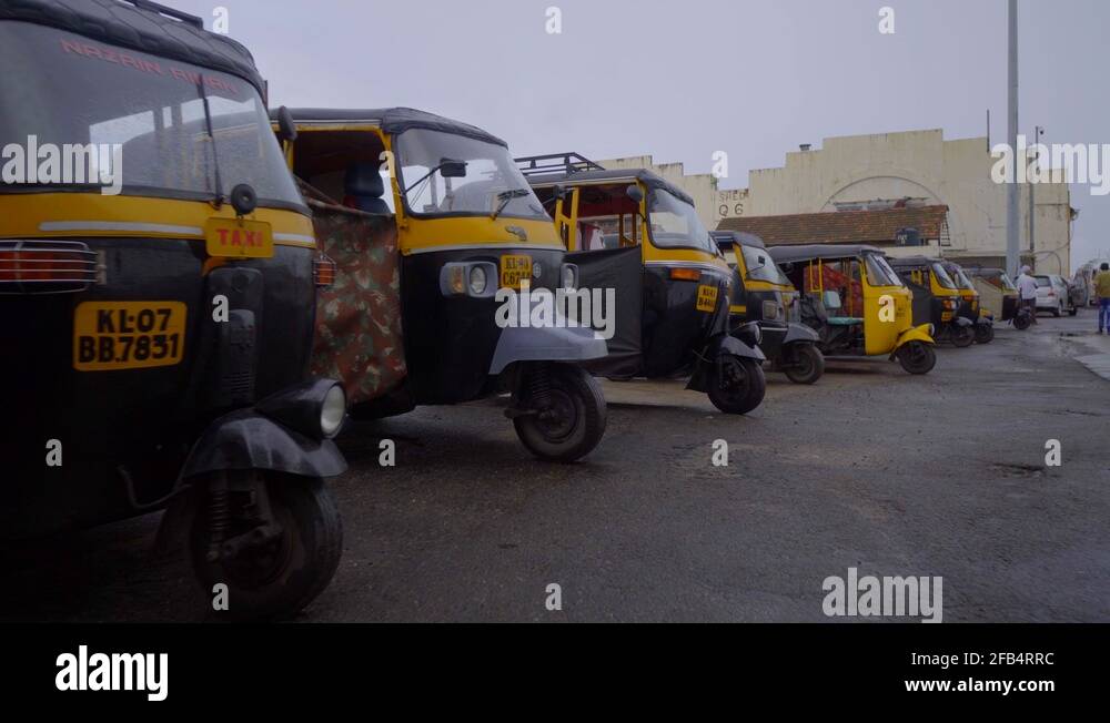 Piaggio ape car Stock Videos & Footage - HD and 4K Video Clips - Alamy