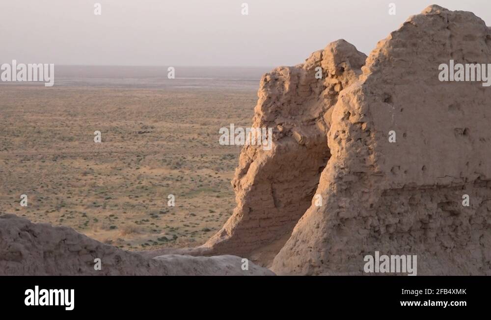 Barren valley Stock Videos & Footage - HD and 4K Video Clips - Alamy