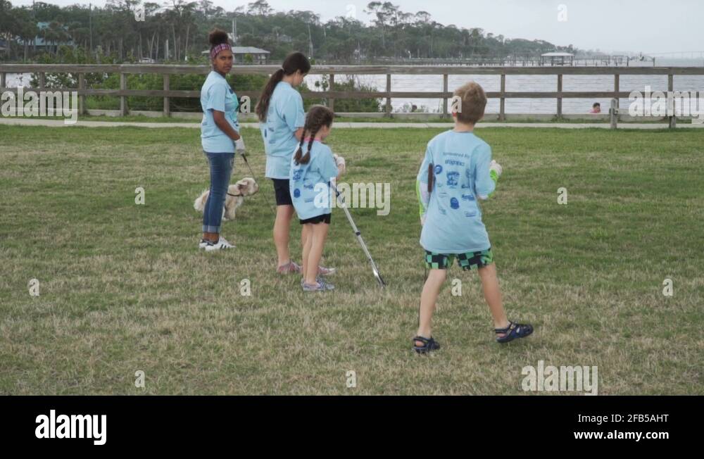 Kids cleaning park Stock Videos & Footage - HD and 4K Video Clips - Alamy