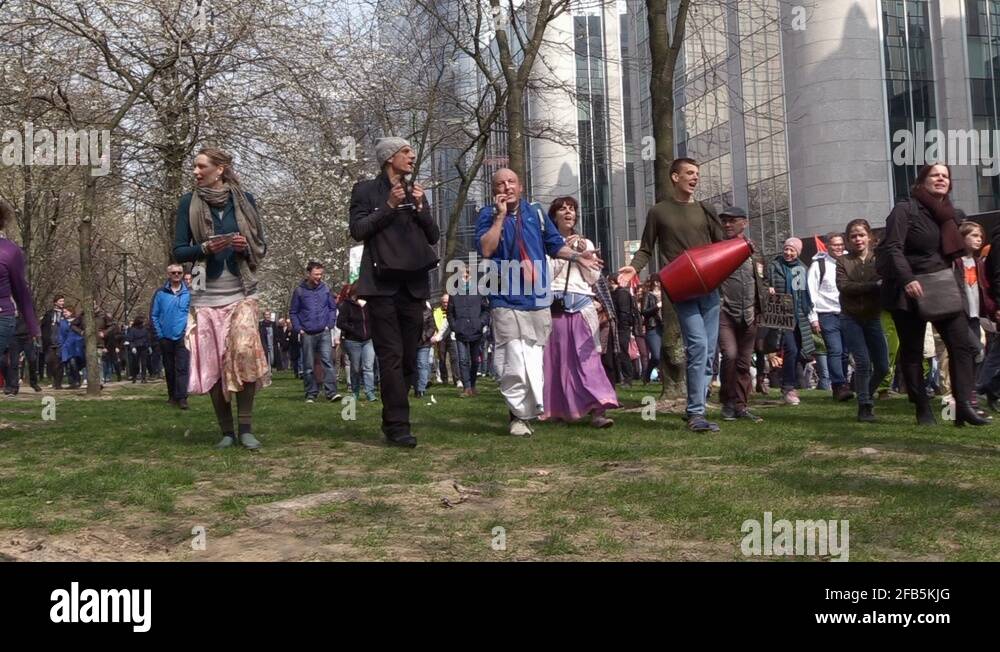 Hare krishna devotees dancing Stock Videos & Footage - HD and 4K Video ...