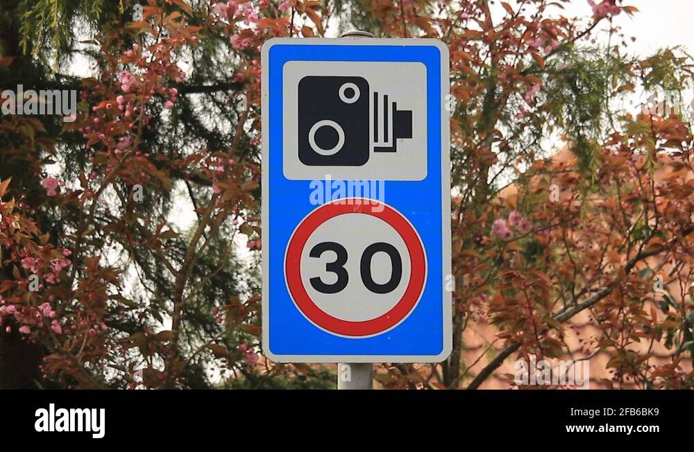 30 mph sign Stock Videos & Footage - HD and 4K Video Clips - Alamy