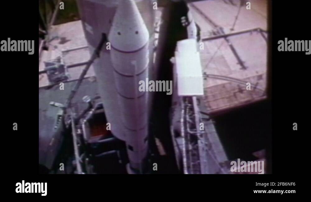 Overhead gantry sign Stock Videos & Footage - HD and 4K Video Clips - Alamy