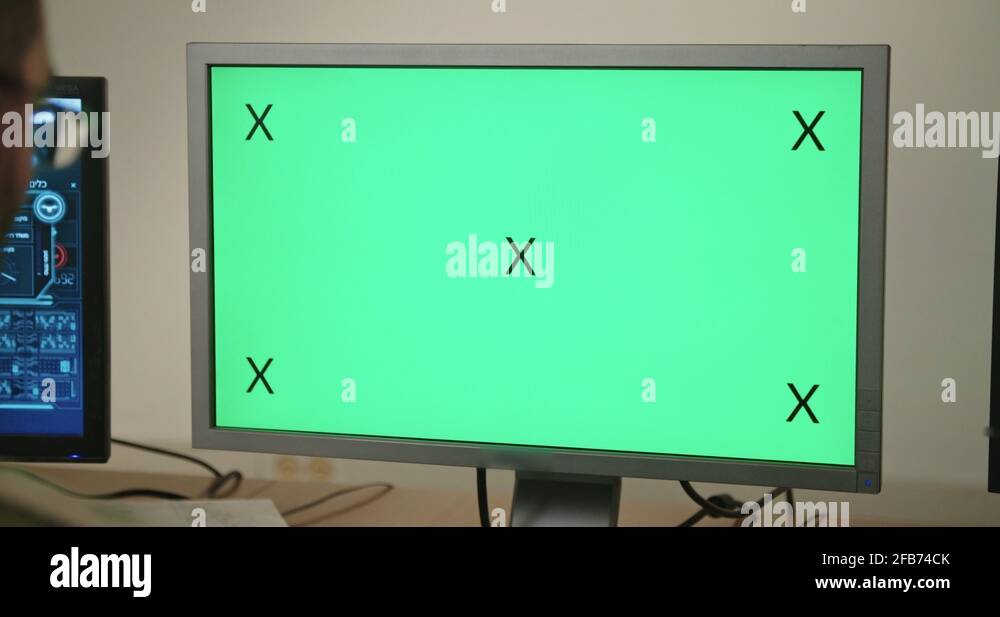 Israeli soldiers in a military command and control room looking at ...