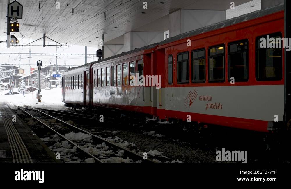 Train disembarkation Stock Videos & Footage - HD and 4K Video Clips - Alamy